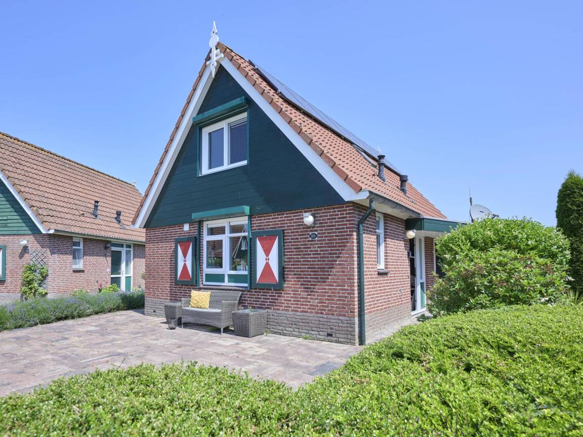 100 M² House ∙ 2 Bedrooms ∙ 5 Guests - Steenbergen