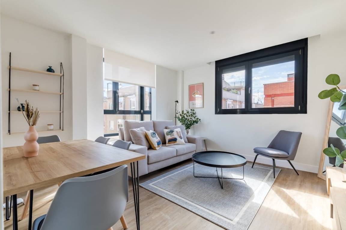 65 M² Apartamento ∙ 1 Habitación ∙ 2 Huéspedes - Chamartín