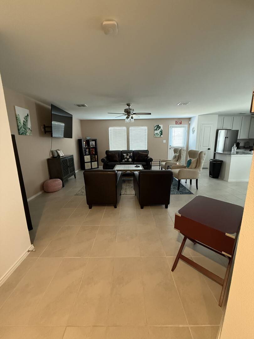 162 M² Ferienhaus ∙ 4 Schlafzimmer ∙ 8 Gäste - Dallas, TX
