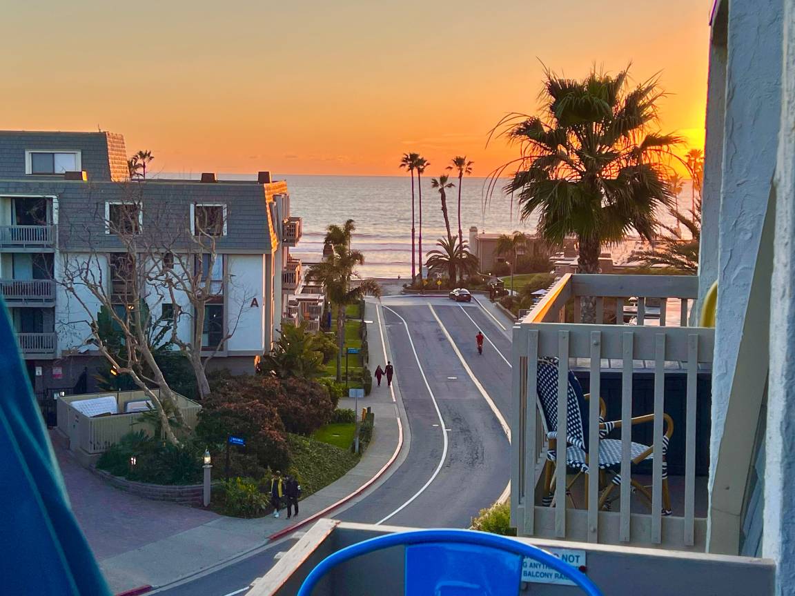 135 M² Condo ∙ 3 Bedrooms ∙ 8 Guests - Oceanside, CA