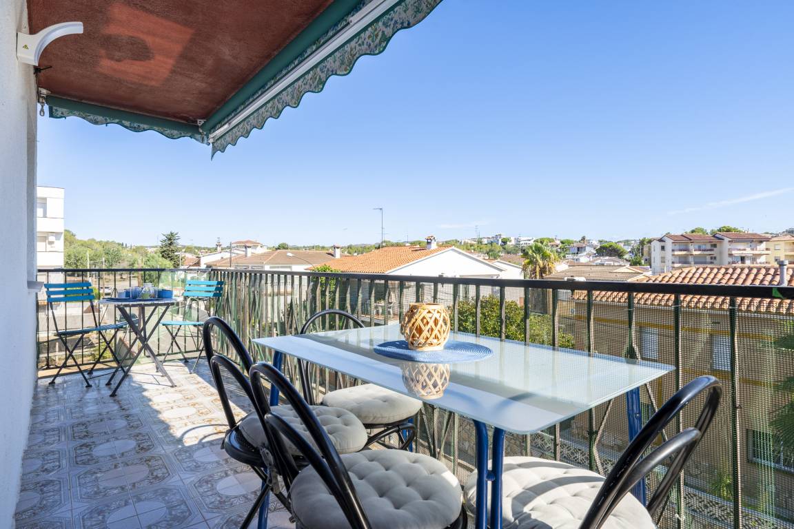 80 M² Apartamento ∙ 2 Habitaciones ∙ 6 Huéspedes - Altafulla