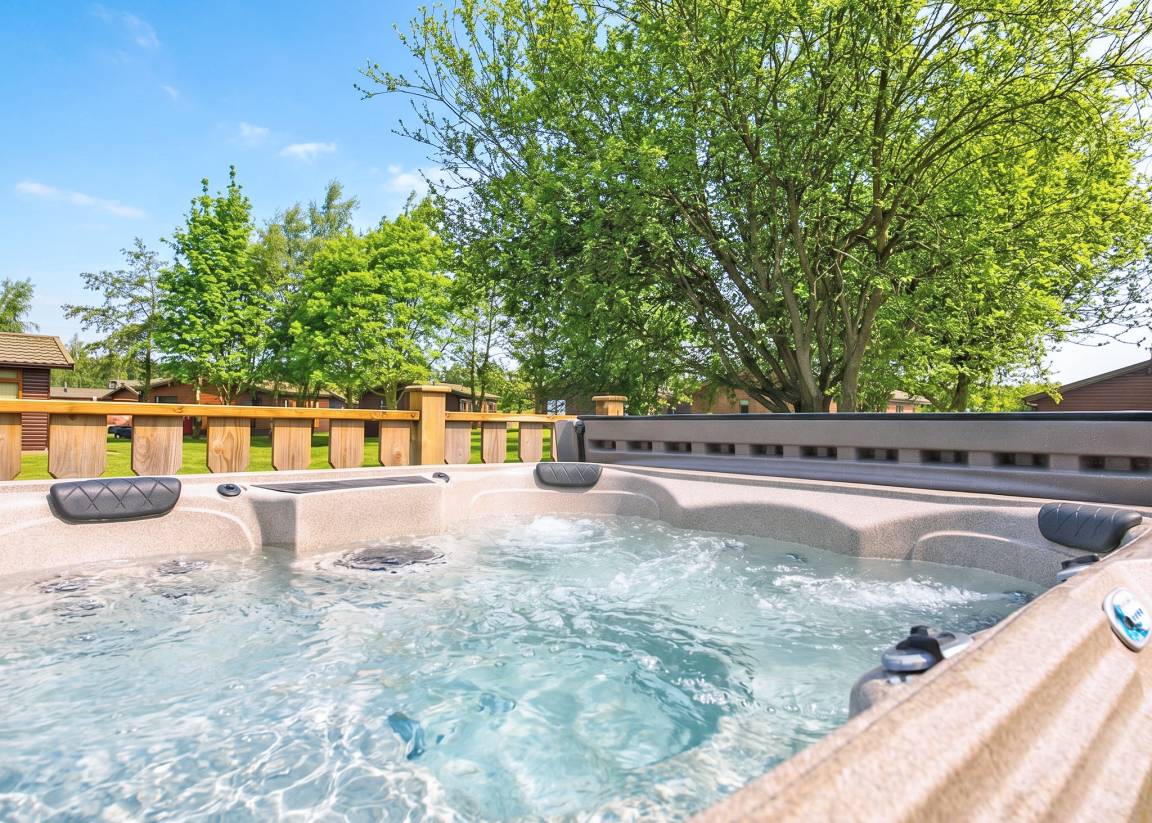 Chalet ∙ 2 Bedrooms ∙ 4 Guests - Carnforth
