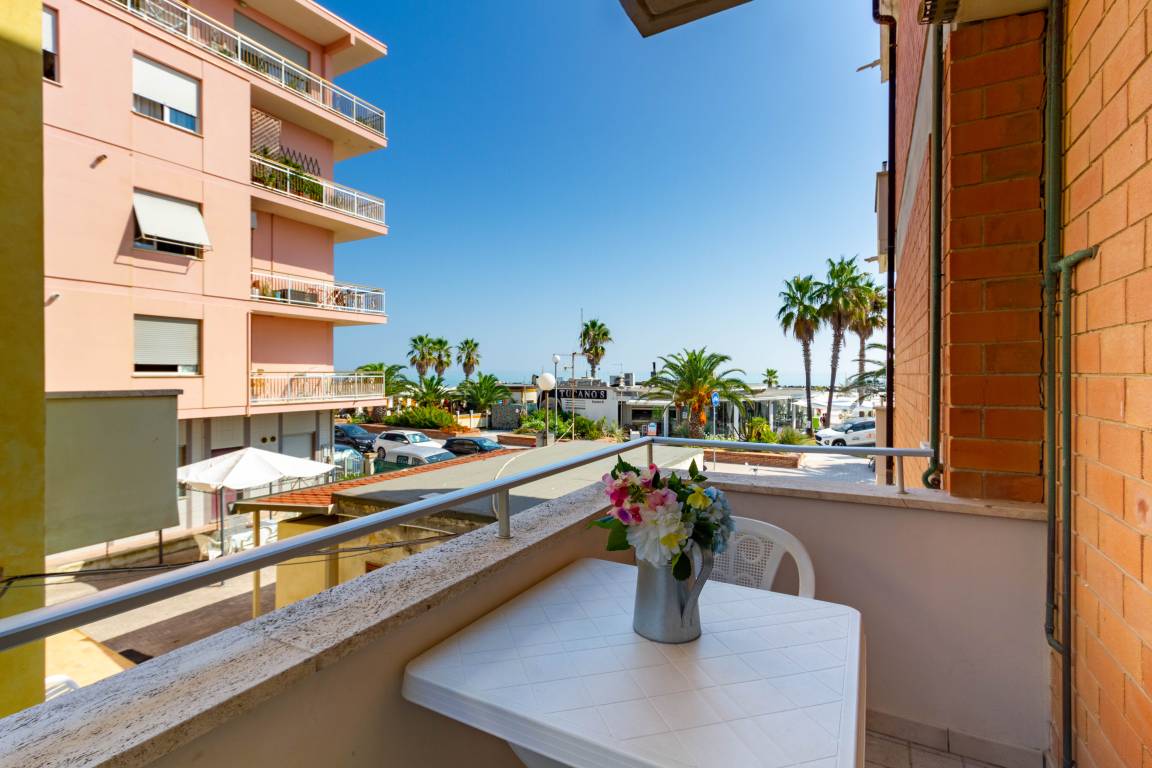 75 M² Apartment ∙ 2 Bedrooms ∙ 5 Guests - Porto San Giorgio