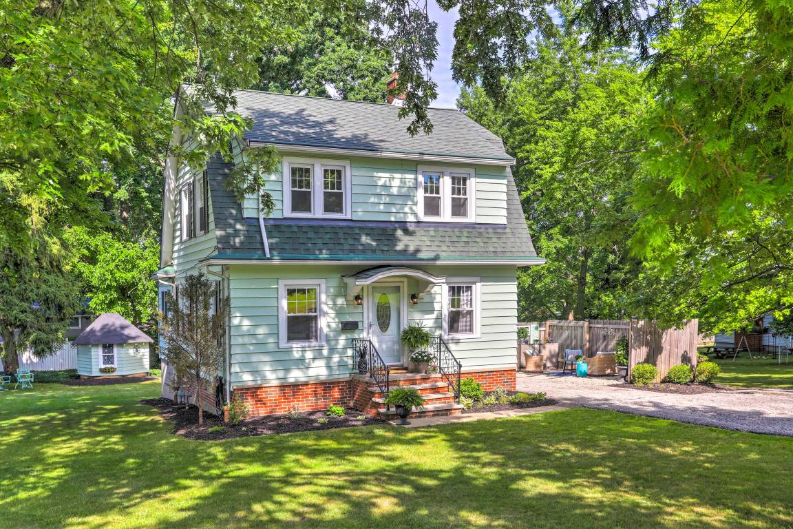 176 M² House ∙ 4 Bedrooms ∙ 8 Guests - Parma, OH