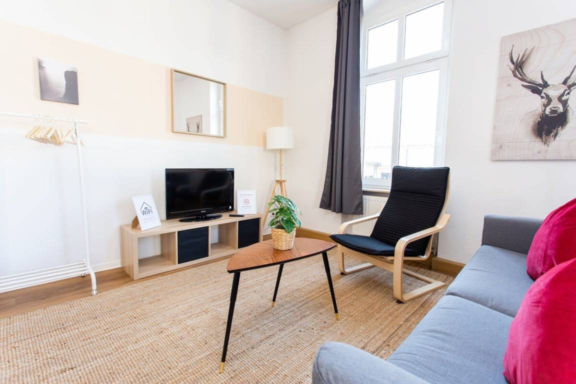 Studio Flat ∙ 2 Bedrooms ∙ 5 Guests - Halle an der Saale