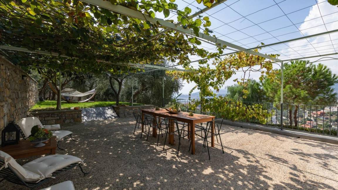 150 M² House ∙ 3 Bedrooms ∙ 7 Guests - Diano Marina