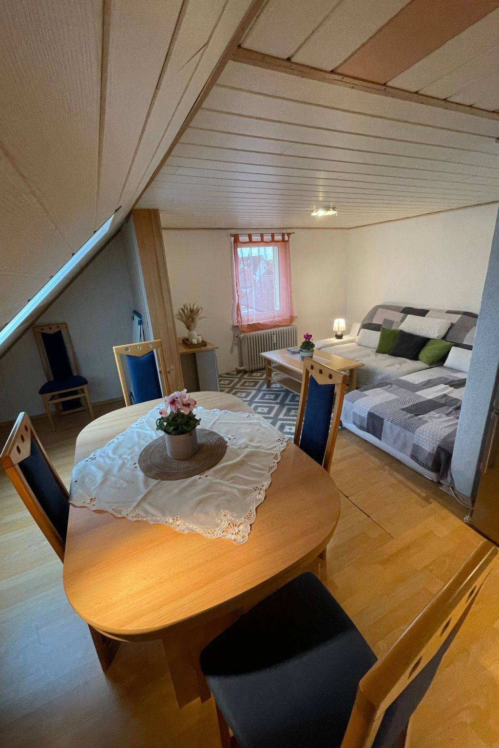 65 M² Ferienwohnung ∙ 2 Schlafzimmer ∙ 3 Gäste - Herrieden