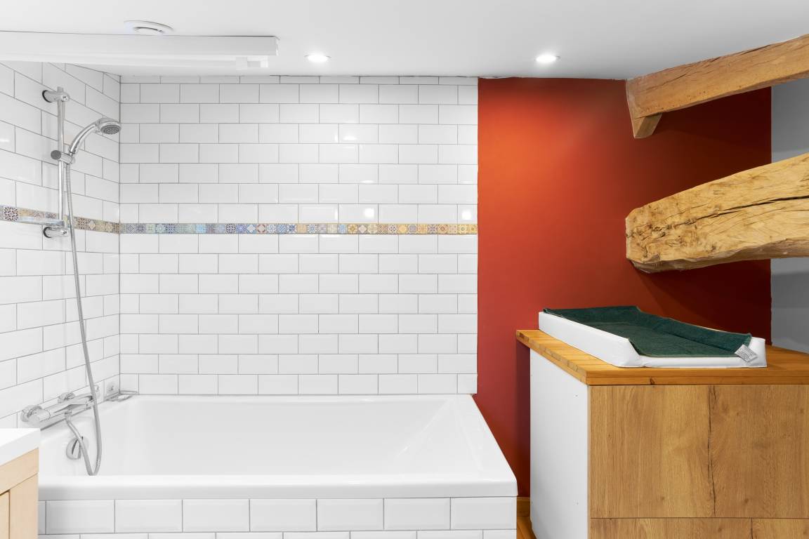 200 M² Maison De Vacances ∙ 4 Chambres ∙ 10 Personnes - Charente