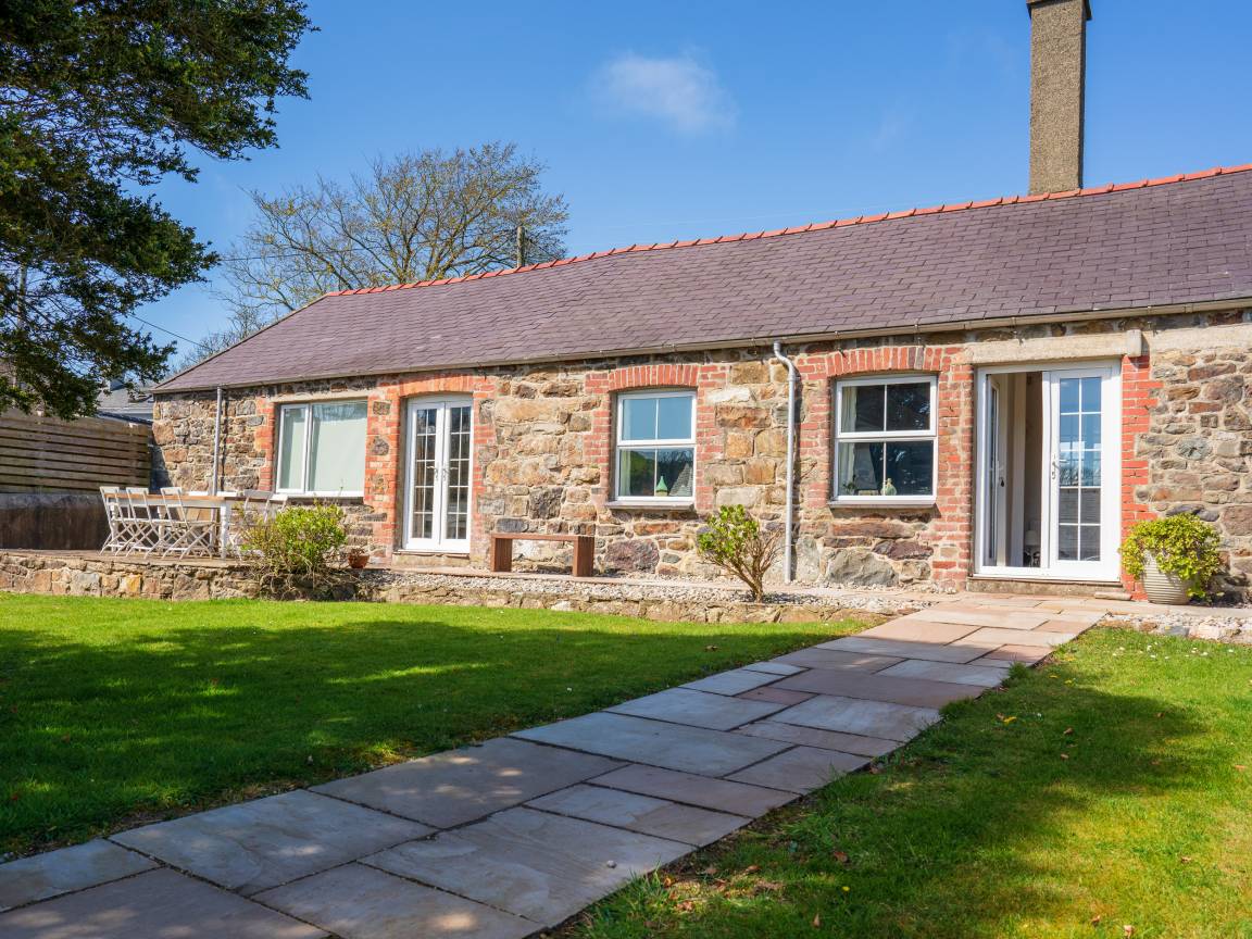 Cottage ∙ 4 Bedrooms ∙ 8 Guests - Abersoch