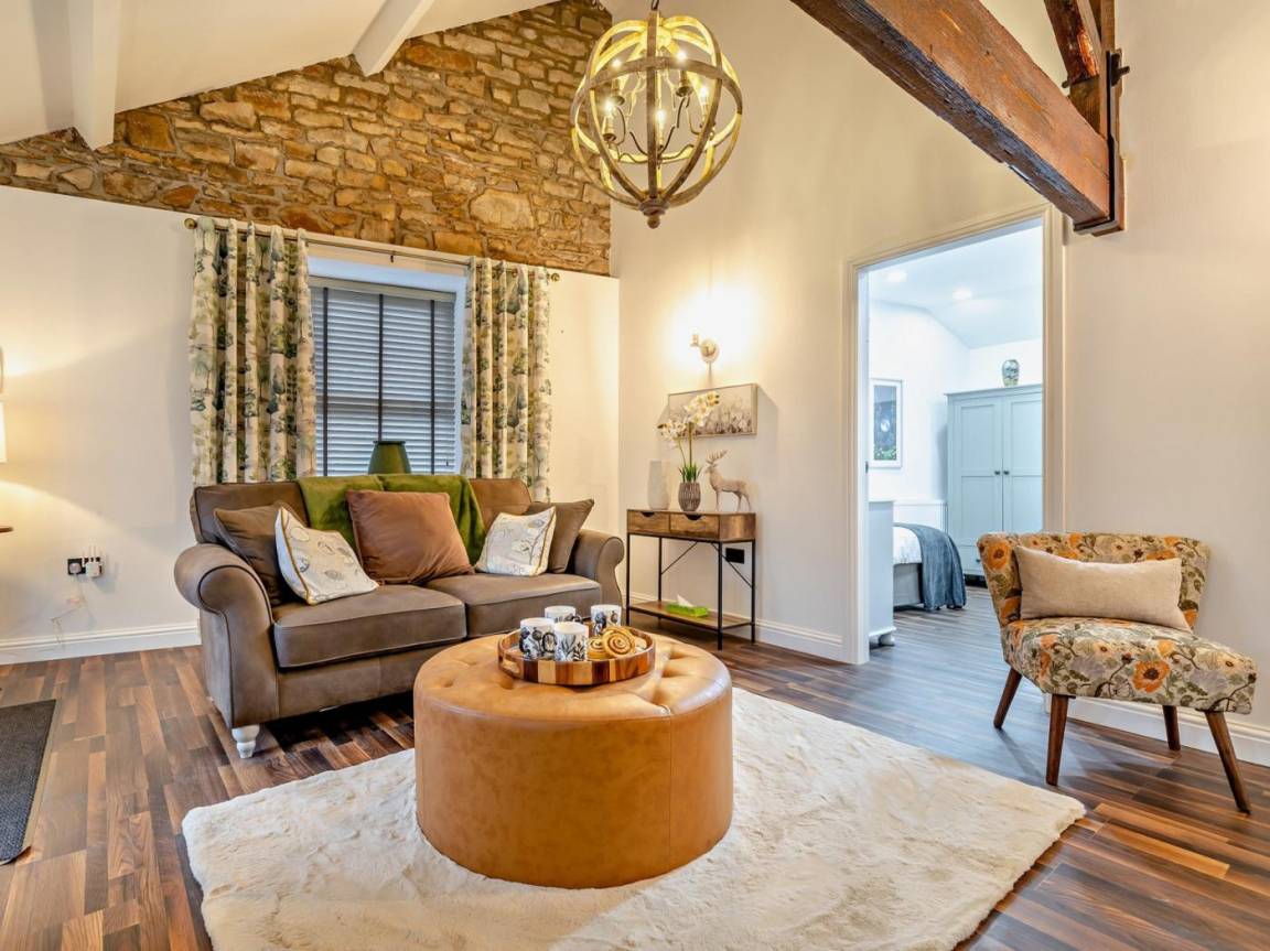 Cottage ∙ 2 Bedrooms ∙ 4 Guests - Macclesfield