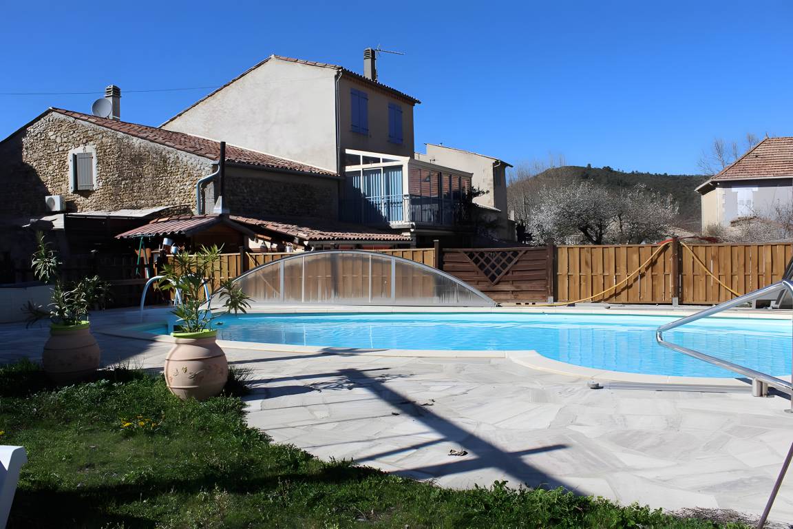 110 M² Maison De Vacances ∙ 4 Chambres ∙ 6 Personnes - Quinson