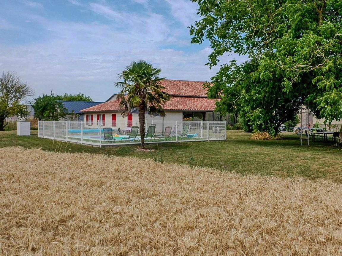130 M² Cottage ∙ 2 Bedrooms ∙ 4 Guests - Ribérac