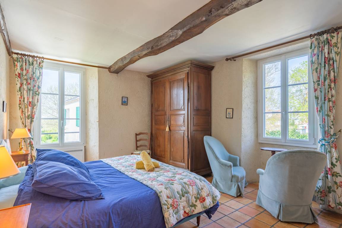 300 M² Chambre D'hôtes ∙ 1 Chambre ∙ 2 Personnes - Semussac