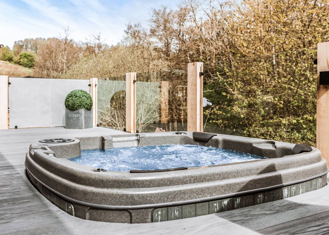 Chalet ∙ 2 Bedrooms ∙ 4 Guests - Staffordshire