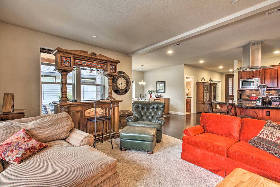 256 M² House ∙ 3 Bedrooms ∙ 8 Guests - Bend, OR