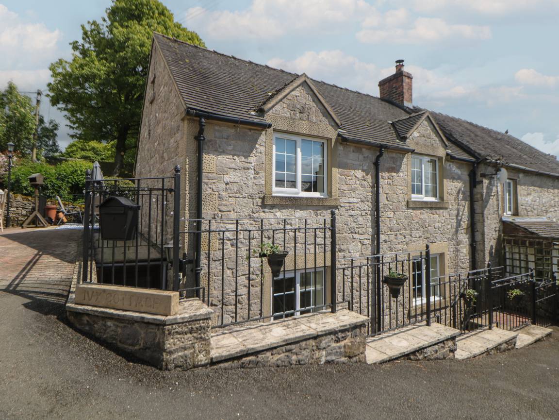 Cottage ∙ 2 Bedrooms ∙ 4 Guests - Alstonefield