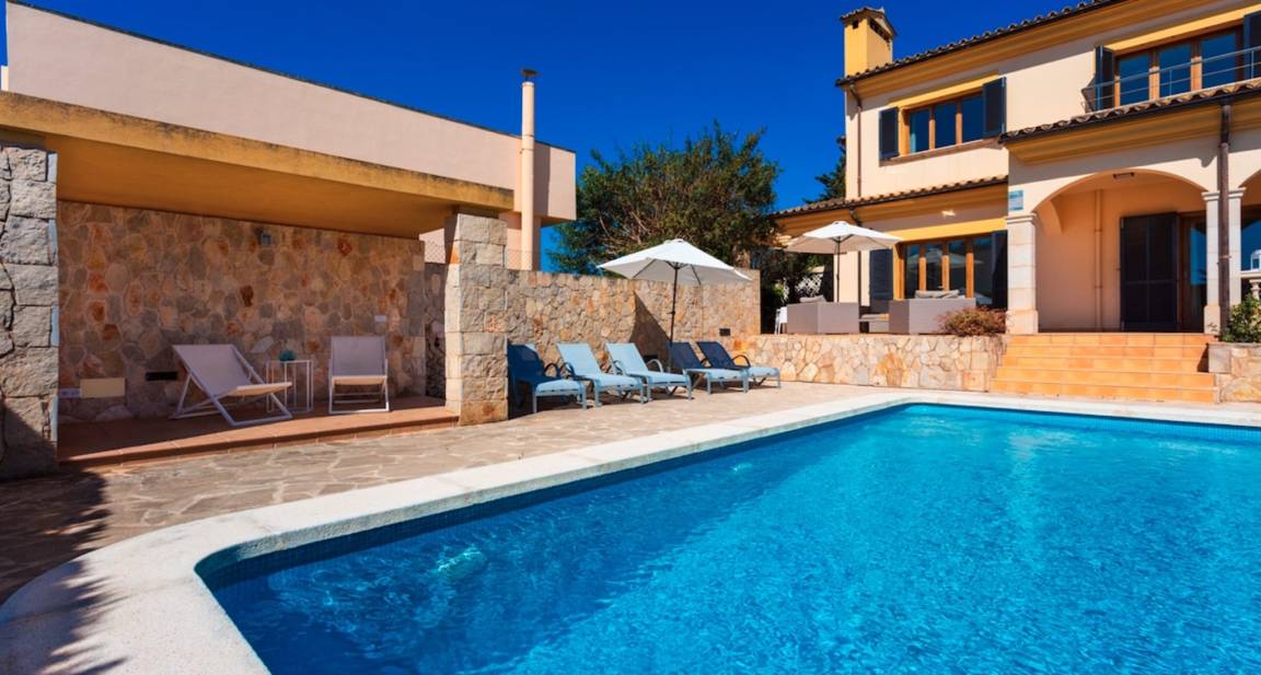 330 M² Villa ∙ 5 Bedrooms ∙ 10 Guests - Cala Millor