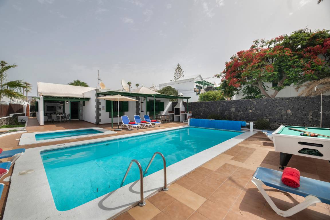 185 M² House ∙ 6 Bedrooms ∙ 12 Guests - Arrecife