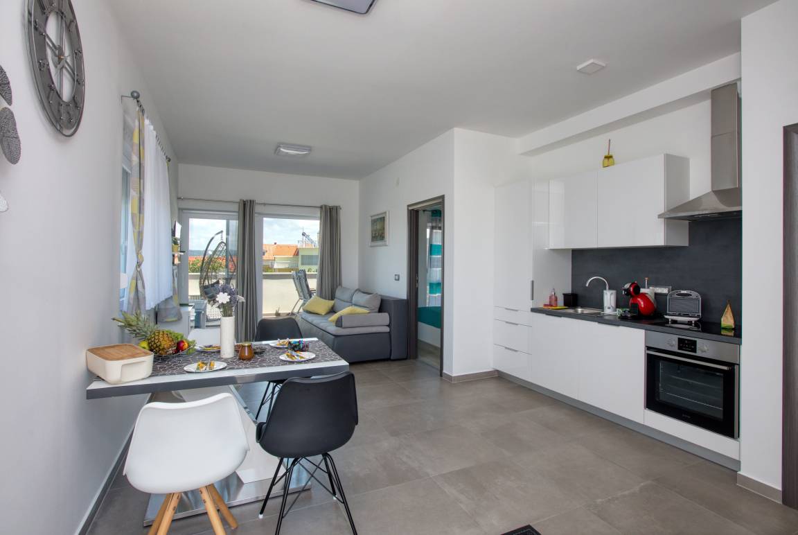 43 M² Apartment ∙ 1 Bedroom ∙ 4 Guests - Tisno