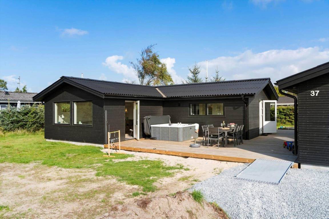 130 M² Ferienhaus ∙ 4 Schlafzimmer ∙ 8 Gäste - Saltum