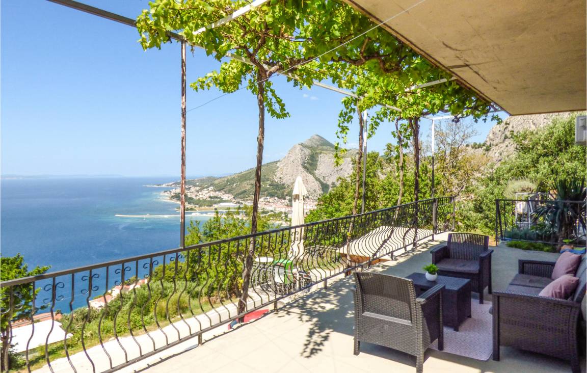 67 M² Ferienwohnung ∙ 3 Schlafzimmer ∙ 5 Gäste - Omiš