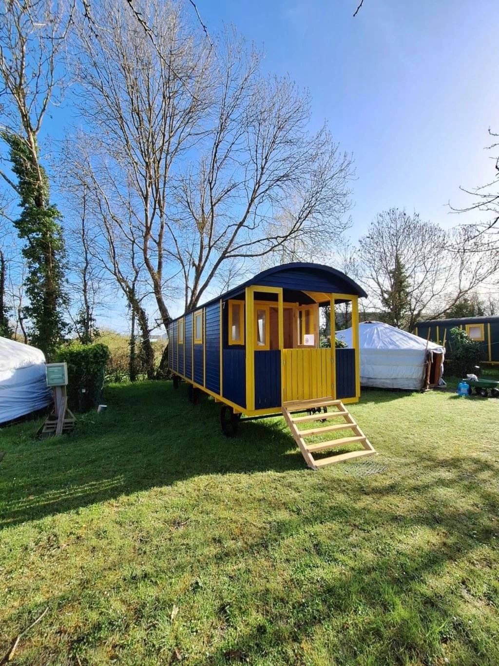 22 M² Camping ∙ 4 Personnes - Saint-Benoît-des-Ondes