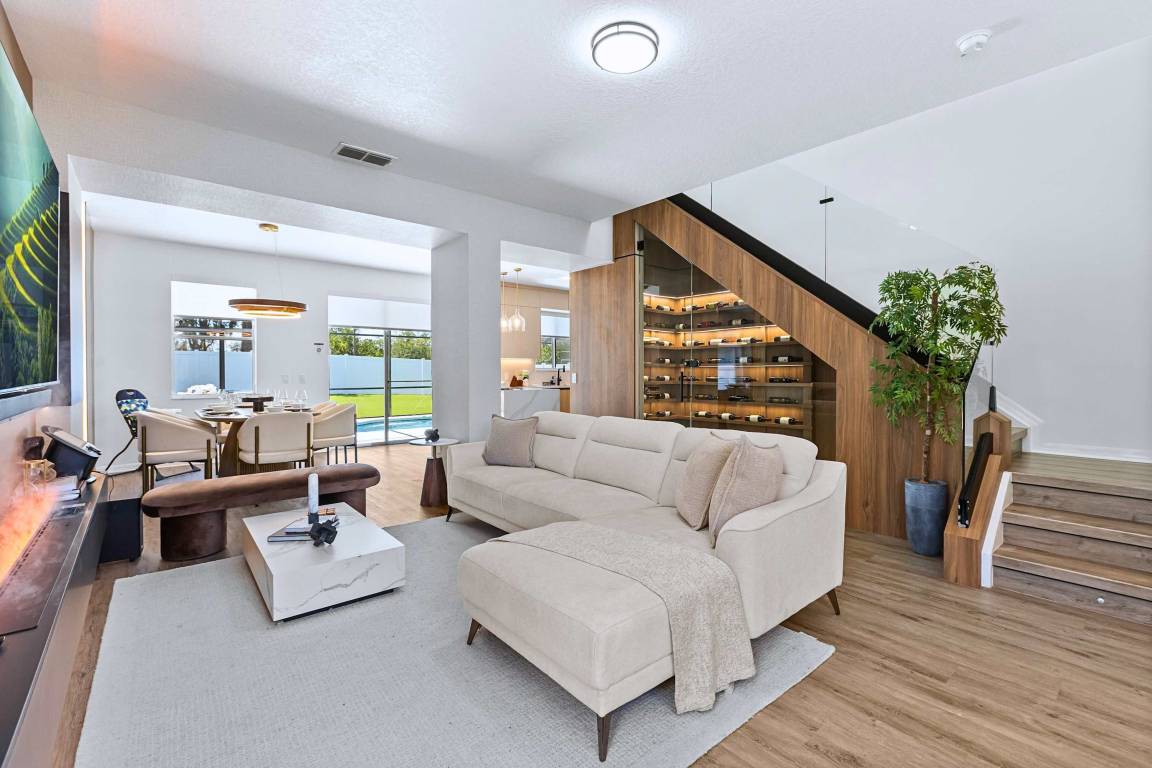 Apartment ∙ 5 Bedrooms ∙ 10 Guests - Davenport, FL