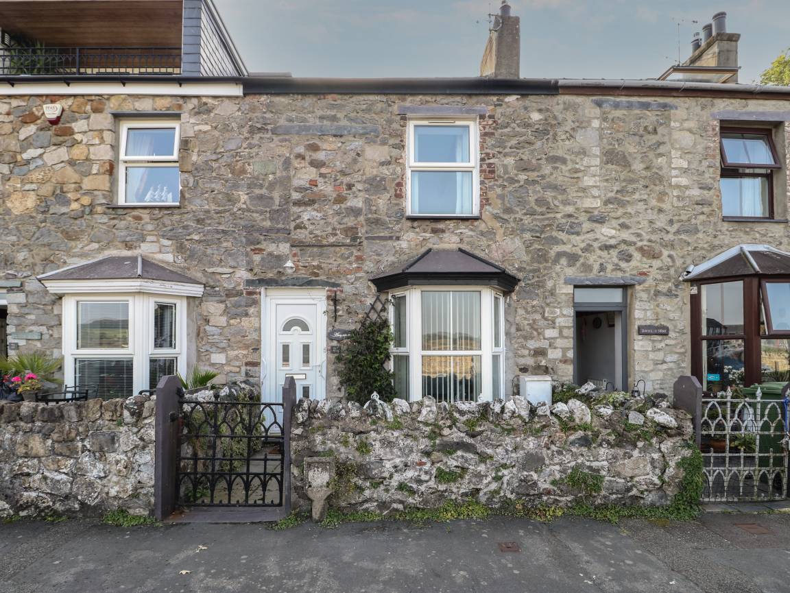 Cottage ∙ 2 Bedrooms ∙ 4 Guests - Bangor