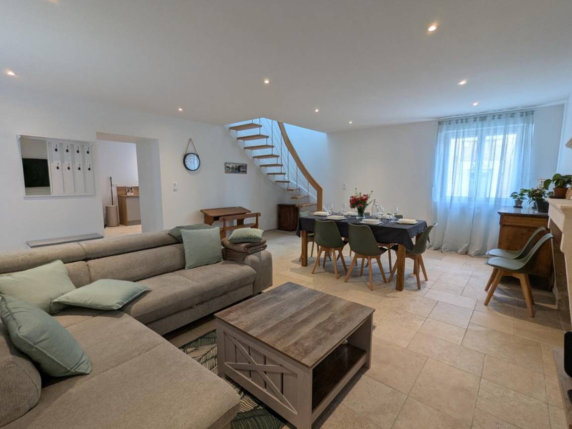 111 M² Cottage ∙ 3 Chambres ∙ 6 Personnes - Jarnac