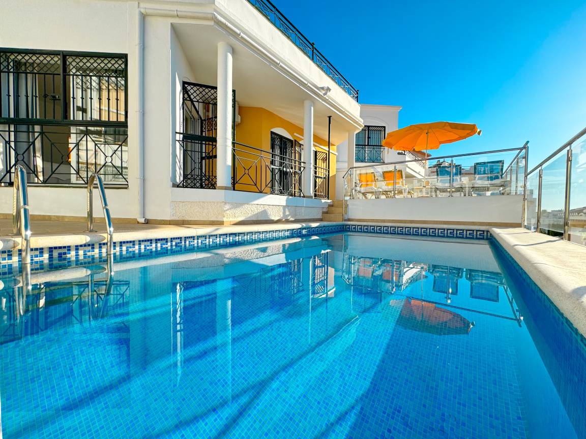 120 M² Villa ∙ 3 Bedrooms ∙ 6 Guests - Nerja