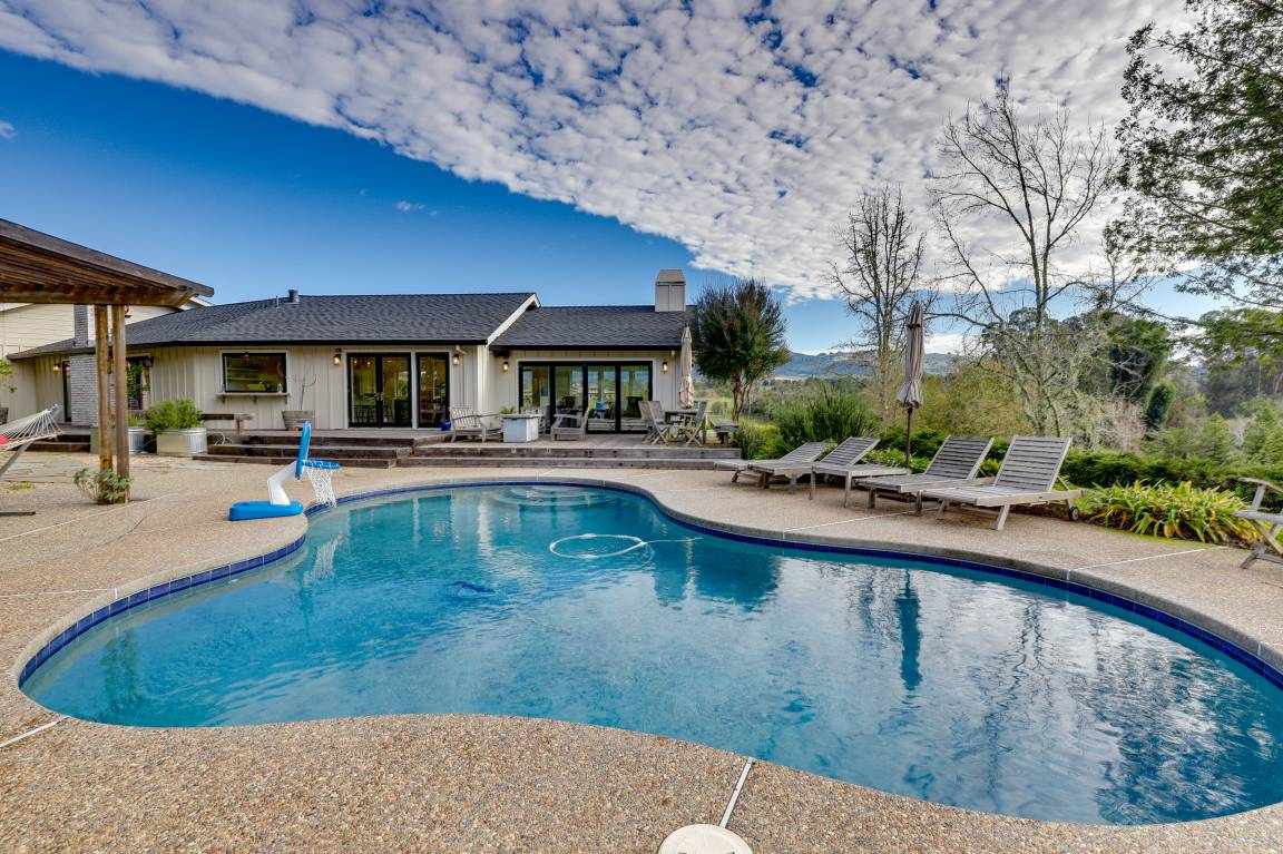 356 M² House ∙ 4 Bedrooms ∙ 13 Guests - Santa Rosa, CA