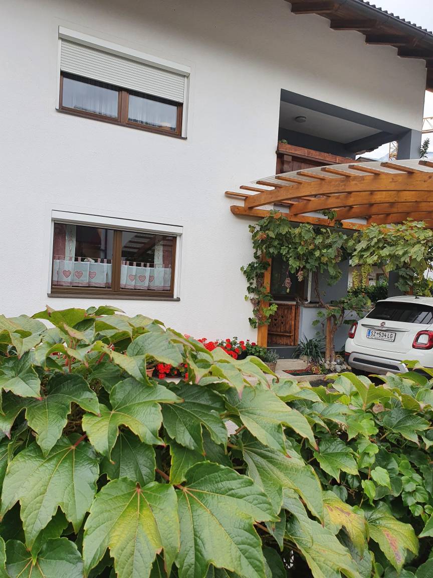 65 M² Ferienwohnung ∙ 1 Schlafzimmer ∙ 2 Gäste - Fügen