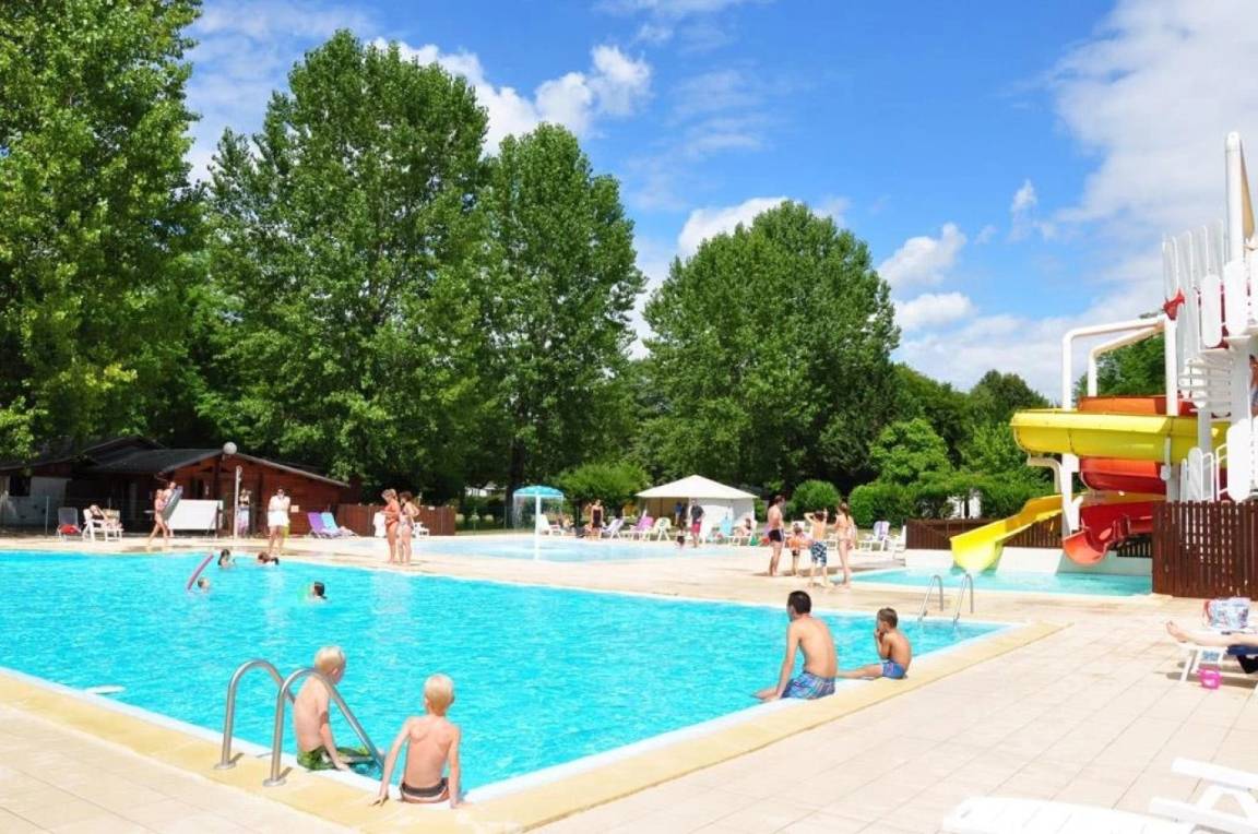 30 M² Camping ∙ 3 Chambres ∙ 8 Personnes - Corrèze