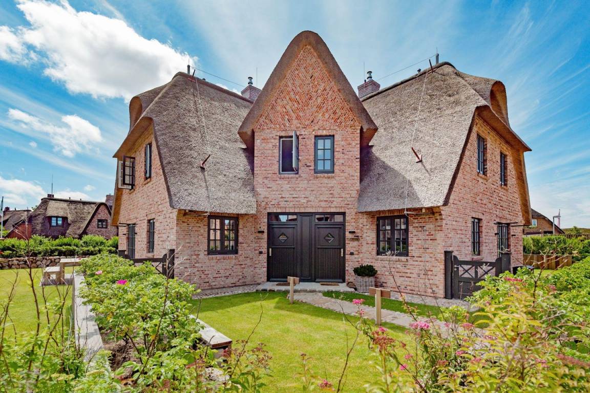 182 M² House ∙ 4 Bedrooms ∙ 8 Guests - List