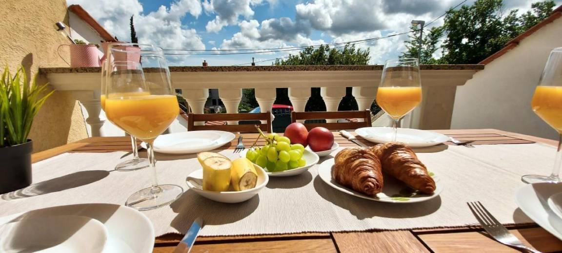 75 M² Ferienhaus ∙ 2 Schlafzimmer ∙ 4 Gäste - Crikvenica