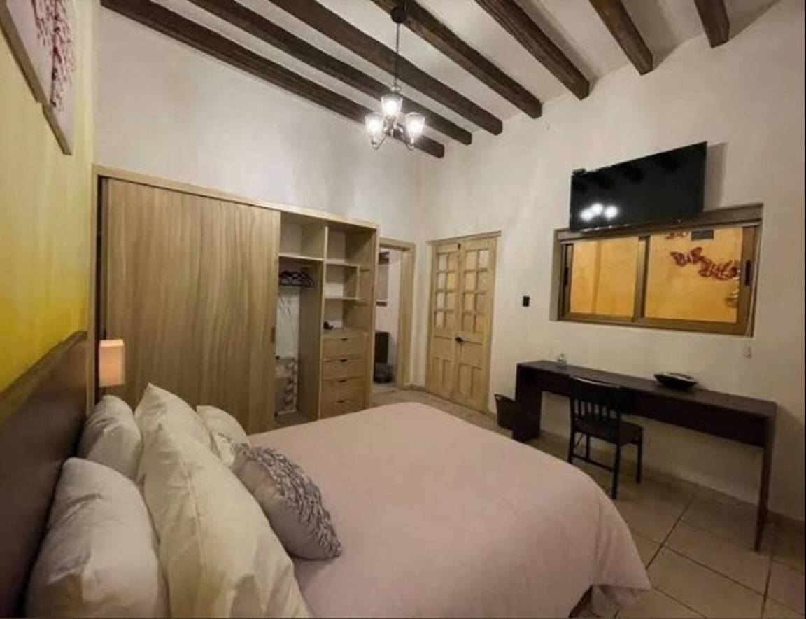237 M² Habitación Privada ∙ 1 Habitación ∙ 4 Huéspedes - Morelia