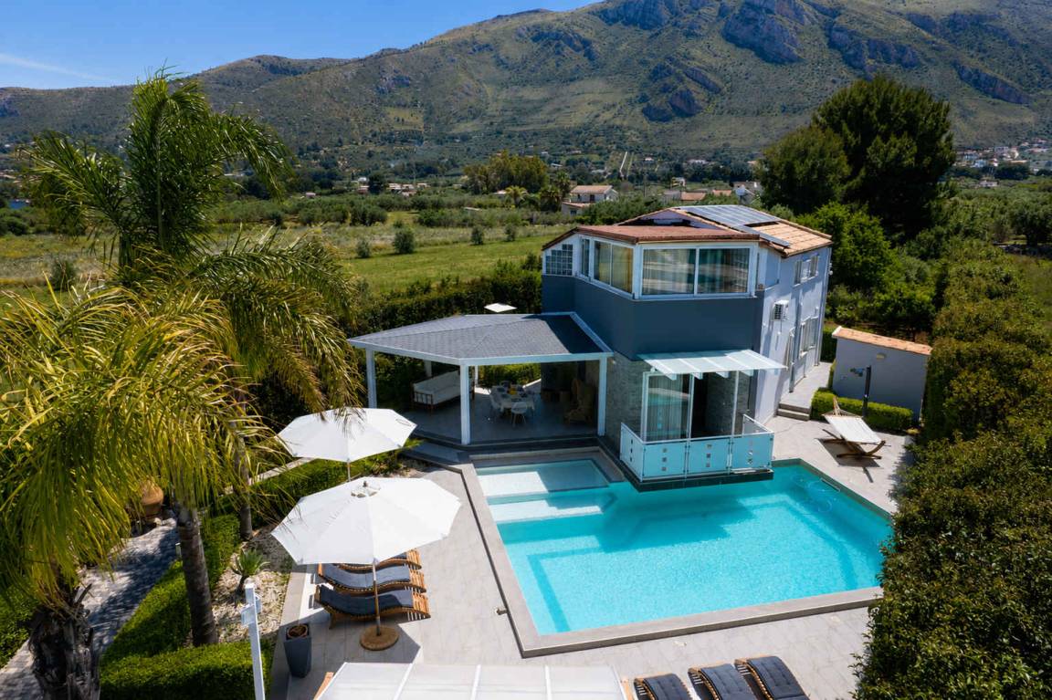 Villa ∙ 4 Bedrooms ∙ 9 Guests - Scopello
