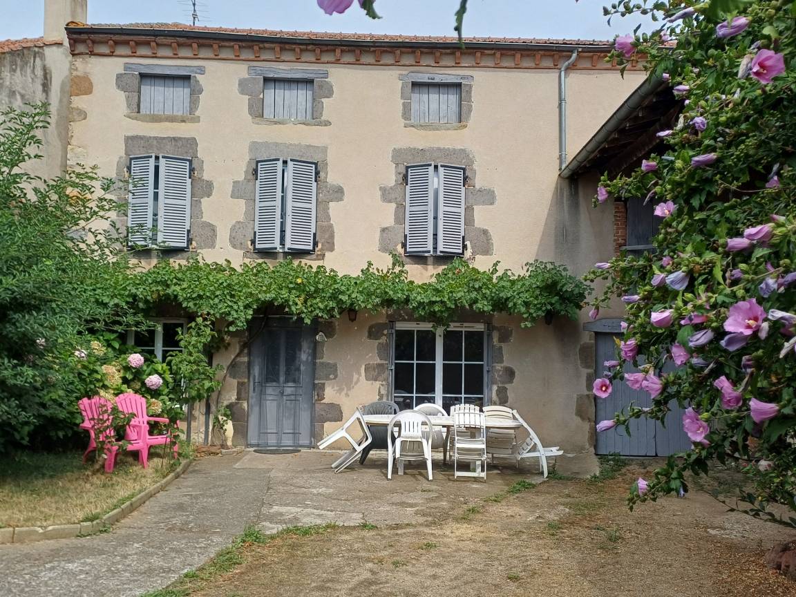 150 M² Cottage ∙ 5 Chambres ∙ 14 Personnes - Brioude