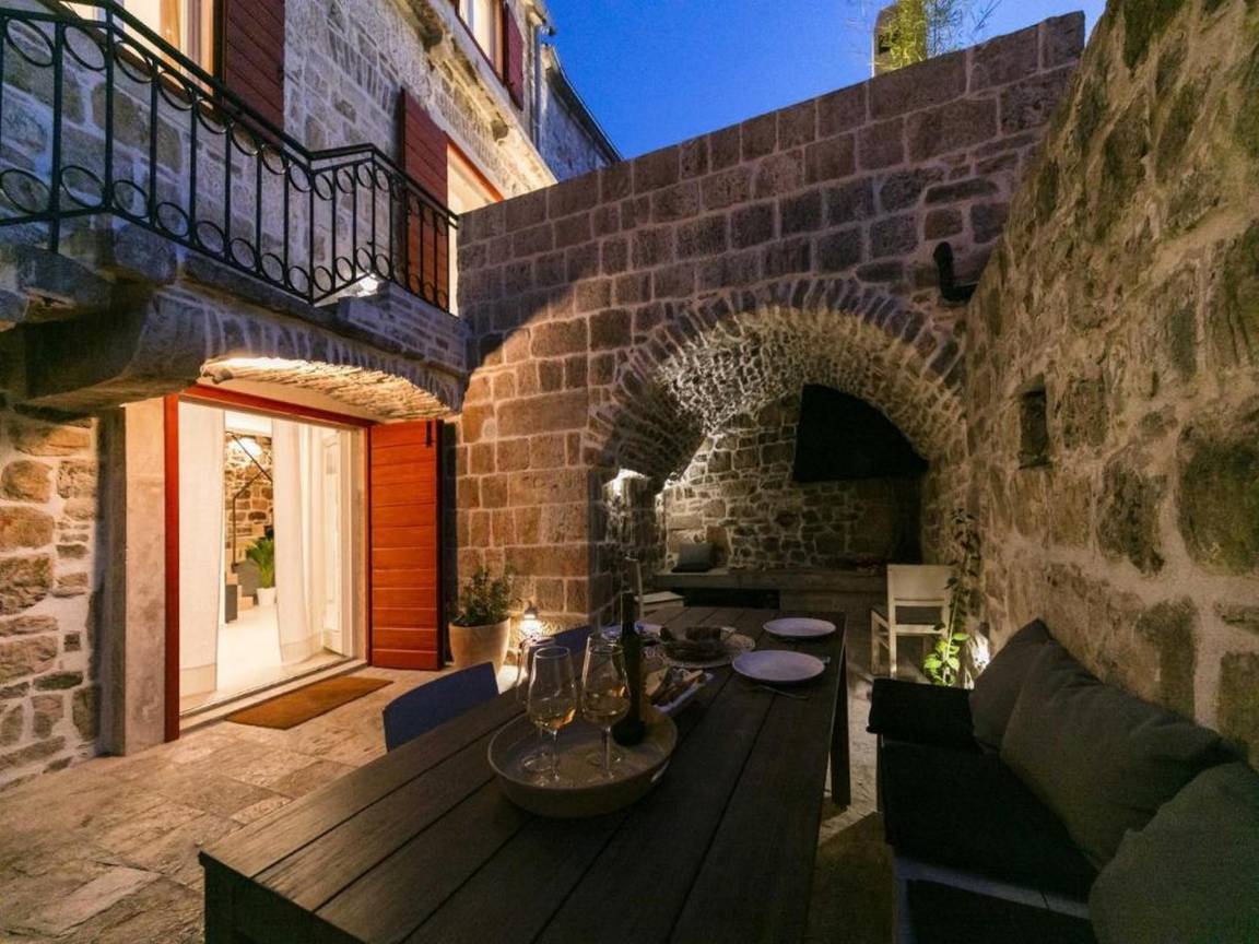 200 M² House ∙ 5 Bedrooms ∙ 10 Guests - Vis