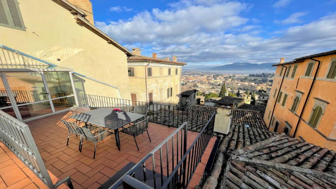 100 M² Appartamento Vacanza ∙ 3 Camere Da Letto ∙ 6 Ospiti - Spoleto