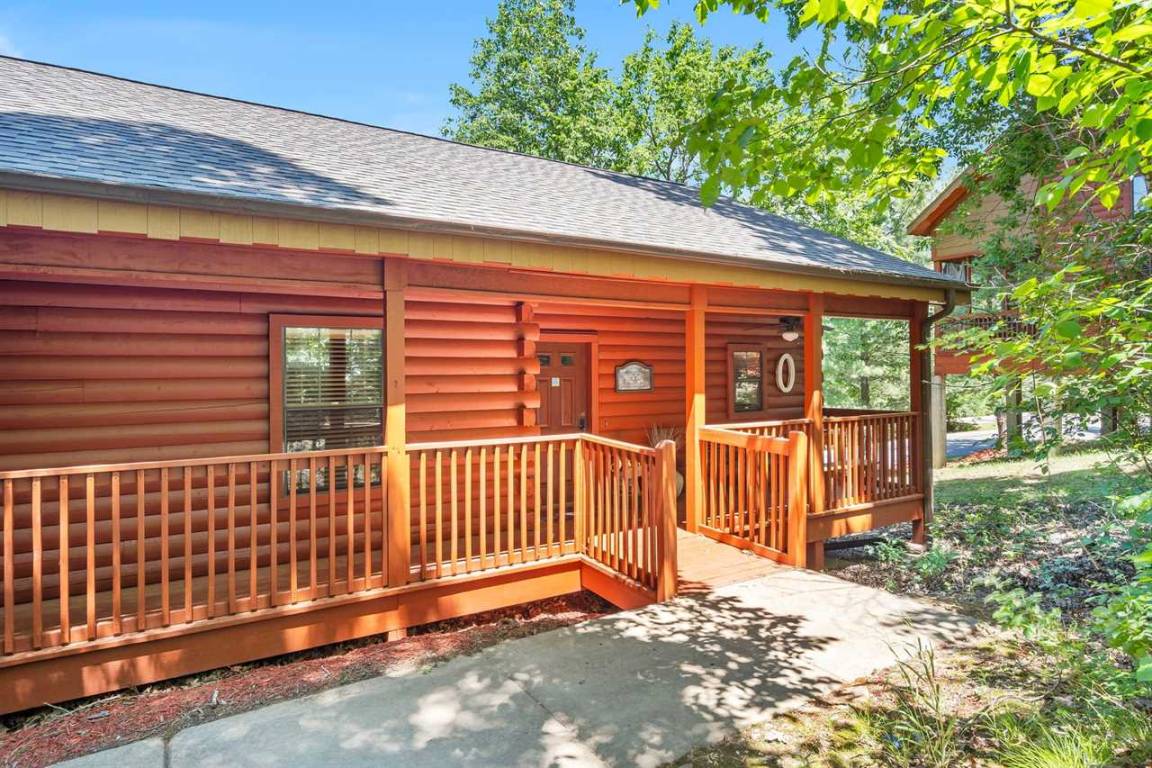 100 M² Cabin ∙ 2 Bedrooms ∙ 6 Guests - Branson, MO