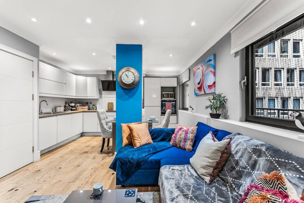 64 M² Apartamento ∙ 2 Habitaciones ∙ 6 Huéspedes - Bristol