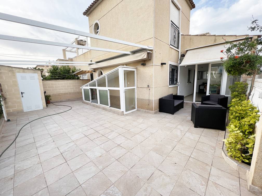 90 M² Bungalow ∙ 3 Schlafzimmer ∙ 4 Gäste - Villamartin