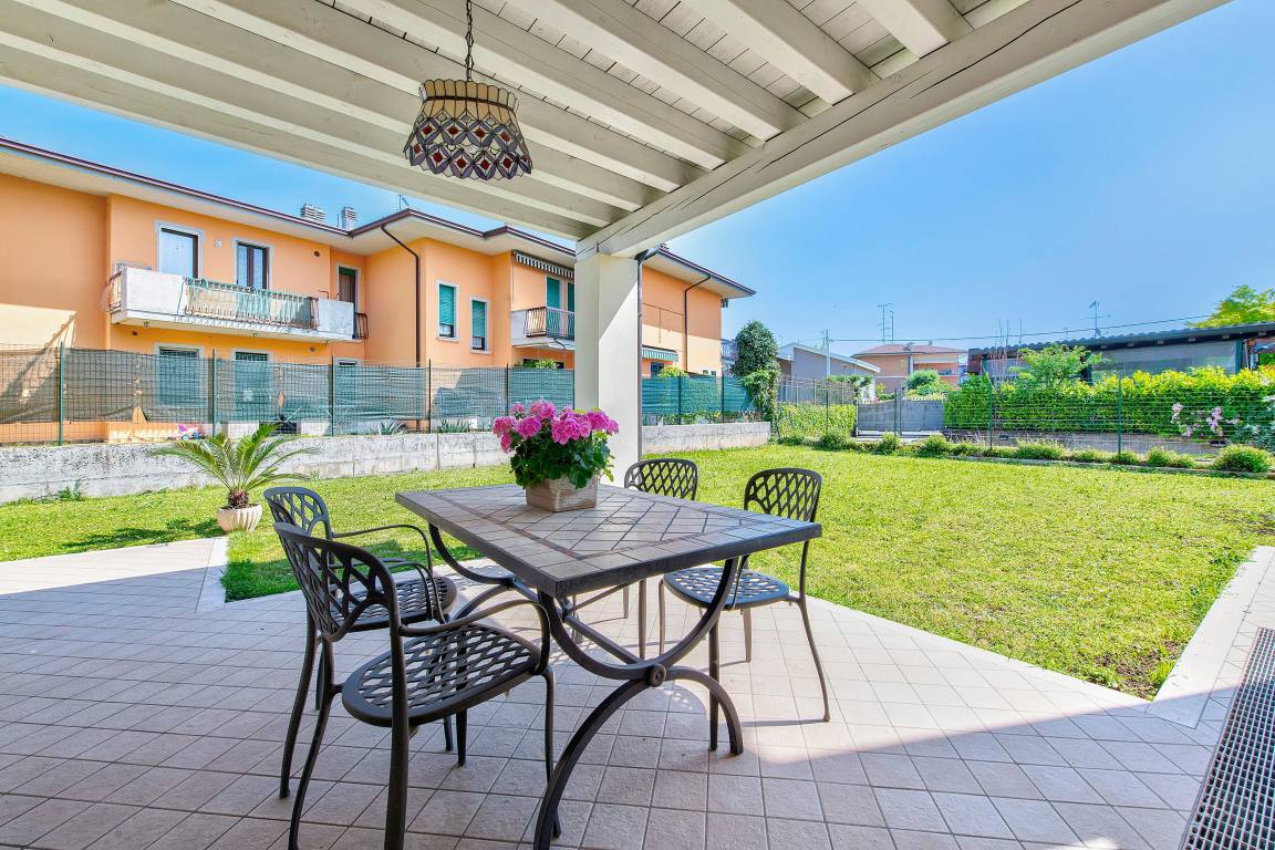 70 M² Ferienwohnung ∙ 2 Schlafzimmer ∙ 4 Gäste - Sirmione