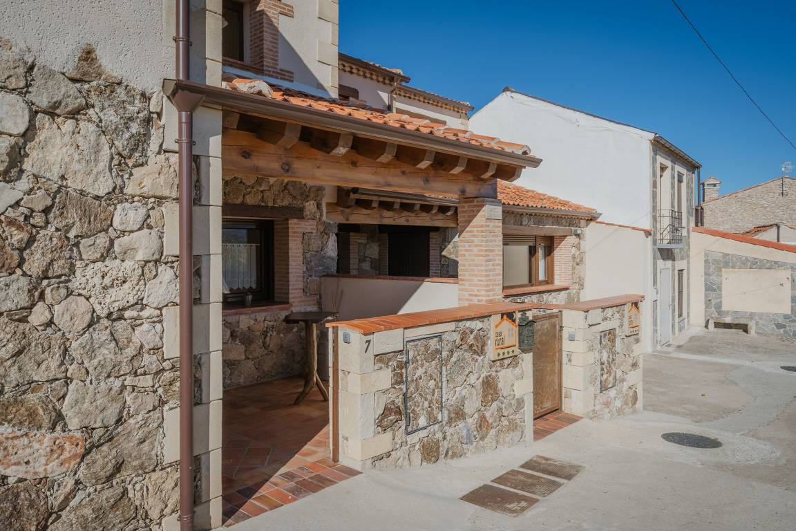 150 M² Casa ∙ 3 Habitaciones ∙ 8 Huéspedes - Turégano