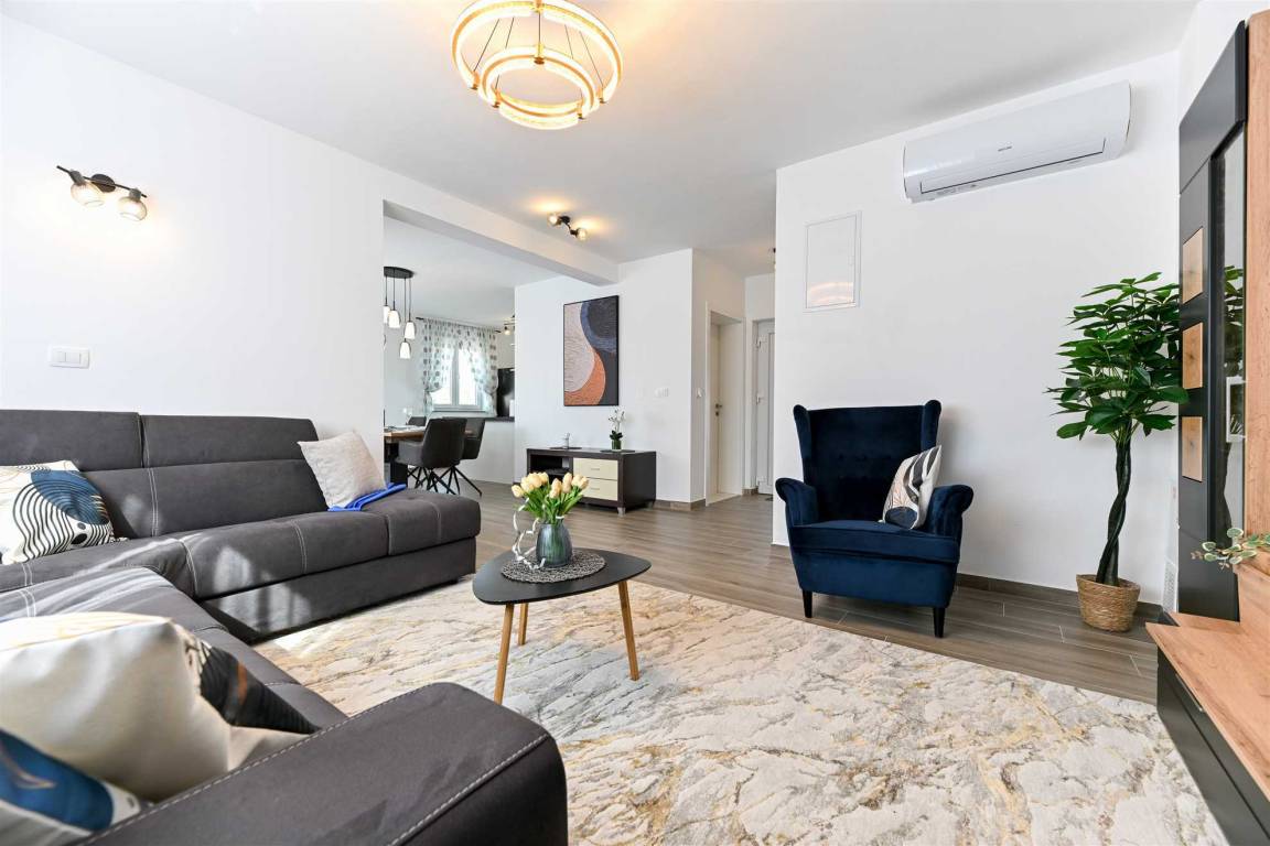 105 M² Villa ∙ 3 Schlafzimmer ∙ 8 Gäste - Nin
