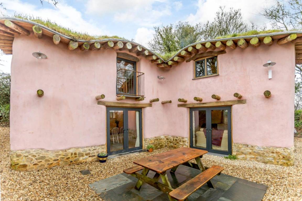 Cottage ∙ 2 Bedrooms ∙ 4 Guests - Beer