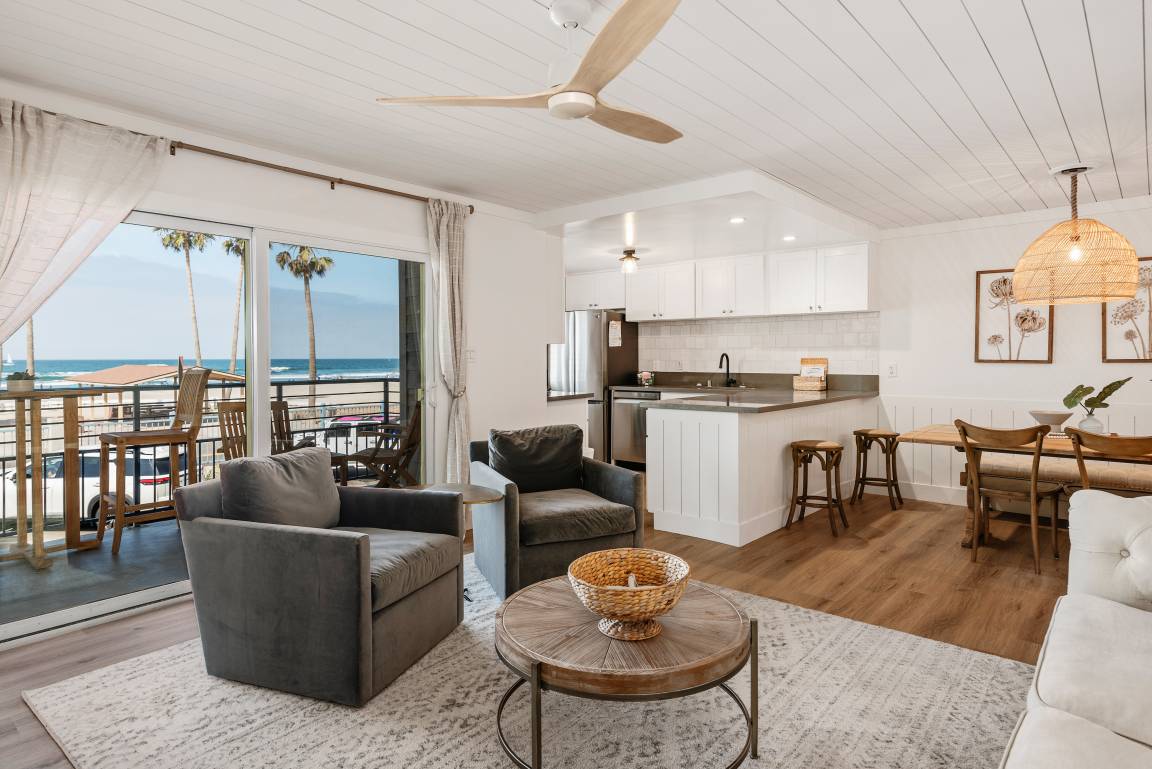 93 M² Condo ∙ 2 Bedrooms ∙ 4 Guests - Oceanside Harbor Beach, CA