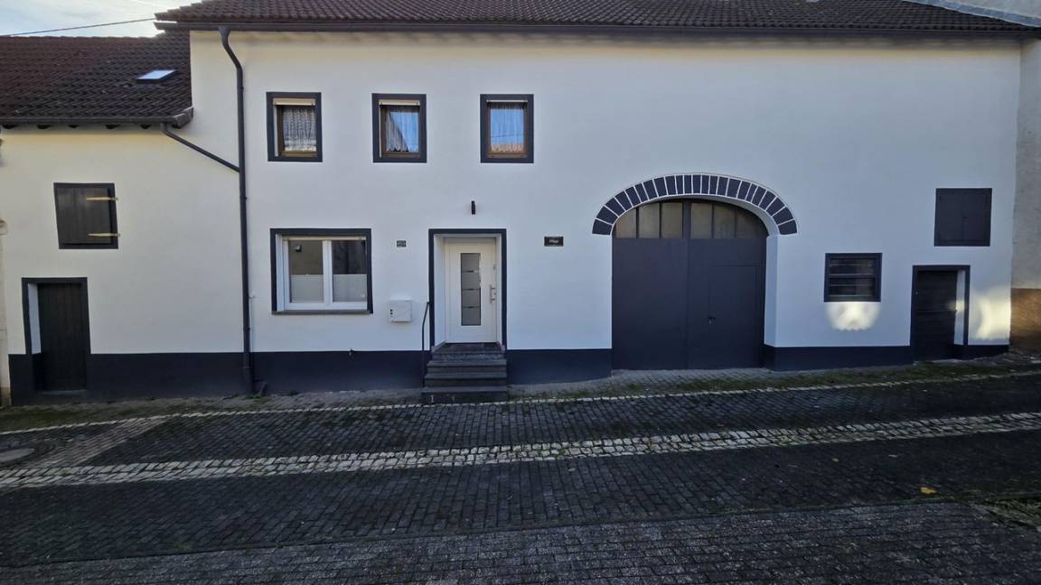 80 M² Ferienhaus ∙ 2 Schlafzimmer ∙ 4 Gäste - Gerolstein
