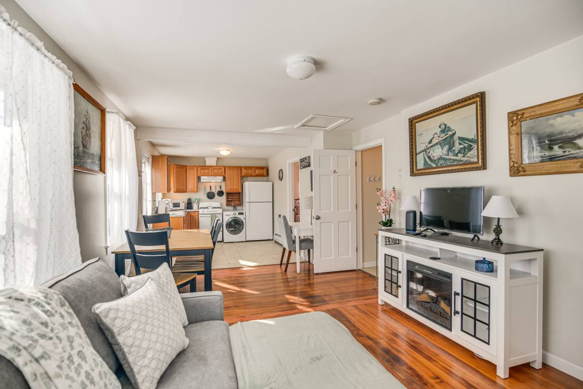 72 M² House ∙ 2 Bedrooms ∙ 4 Guests - Tiverton, RI